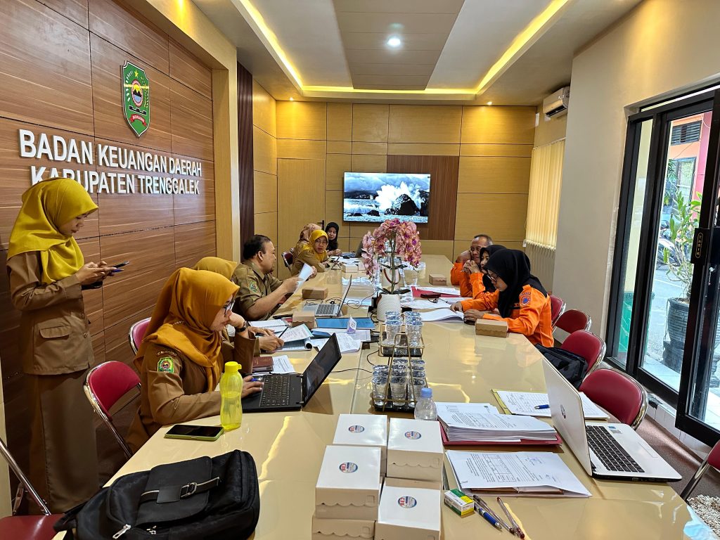 REKONSILIASI DAN EVALUASI DATA REALISASI ANGGARAN PENDAPATAN DAN BELANJA DAERAH TRIWULAN III ...